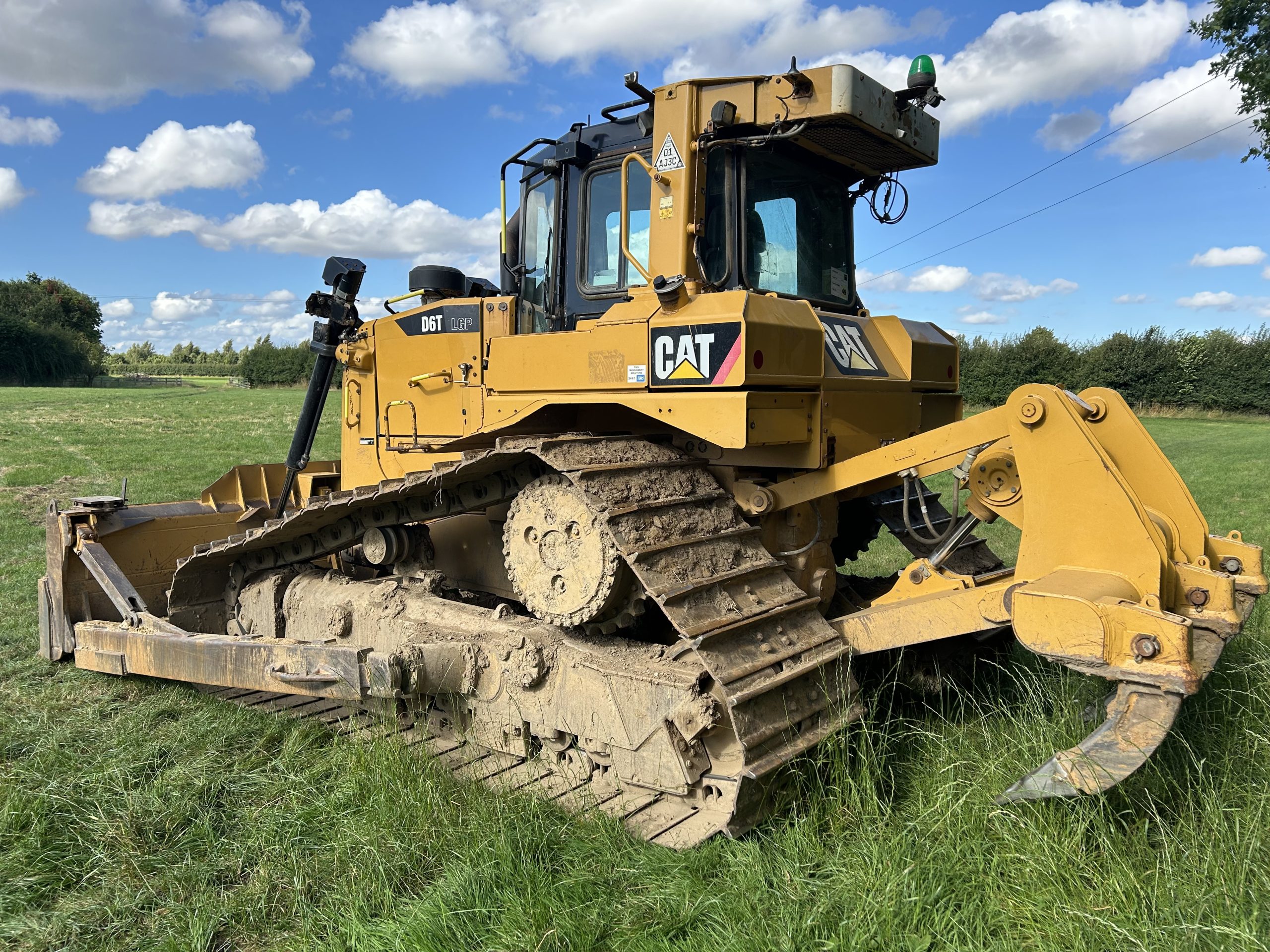 Caterpillar D6T LGP & Ripper – Williams Plant Sales Ltd